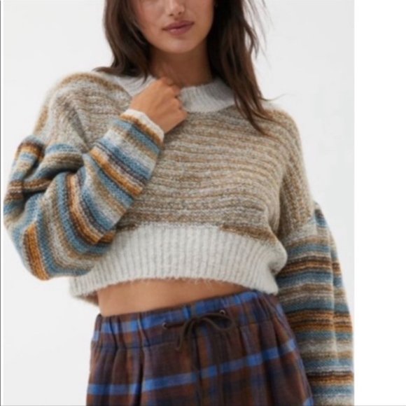 Urban Outfitters | Sweaters | Urban Outfitters Puff Sleeve Cropped ...